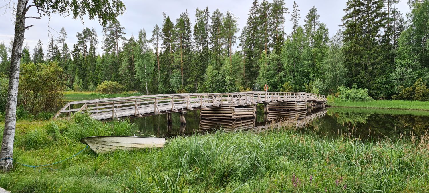 Säkeitä luonnossa, luonnosta. Runoilijoiden polku Pedersöressä ...